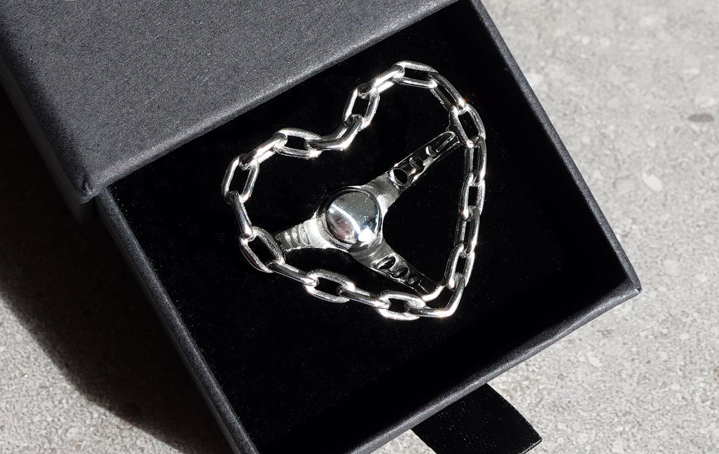 Heart shaped Steel Chain Steering Wheel – Jevries