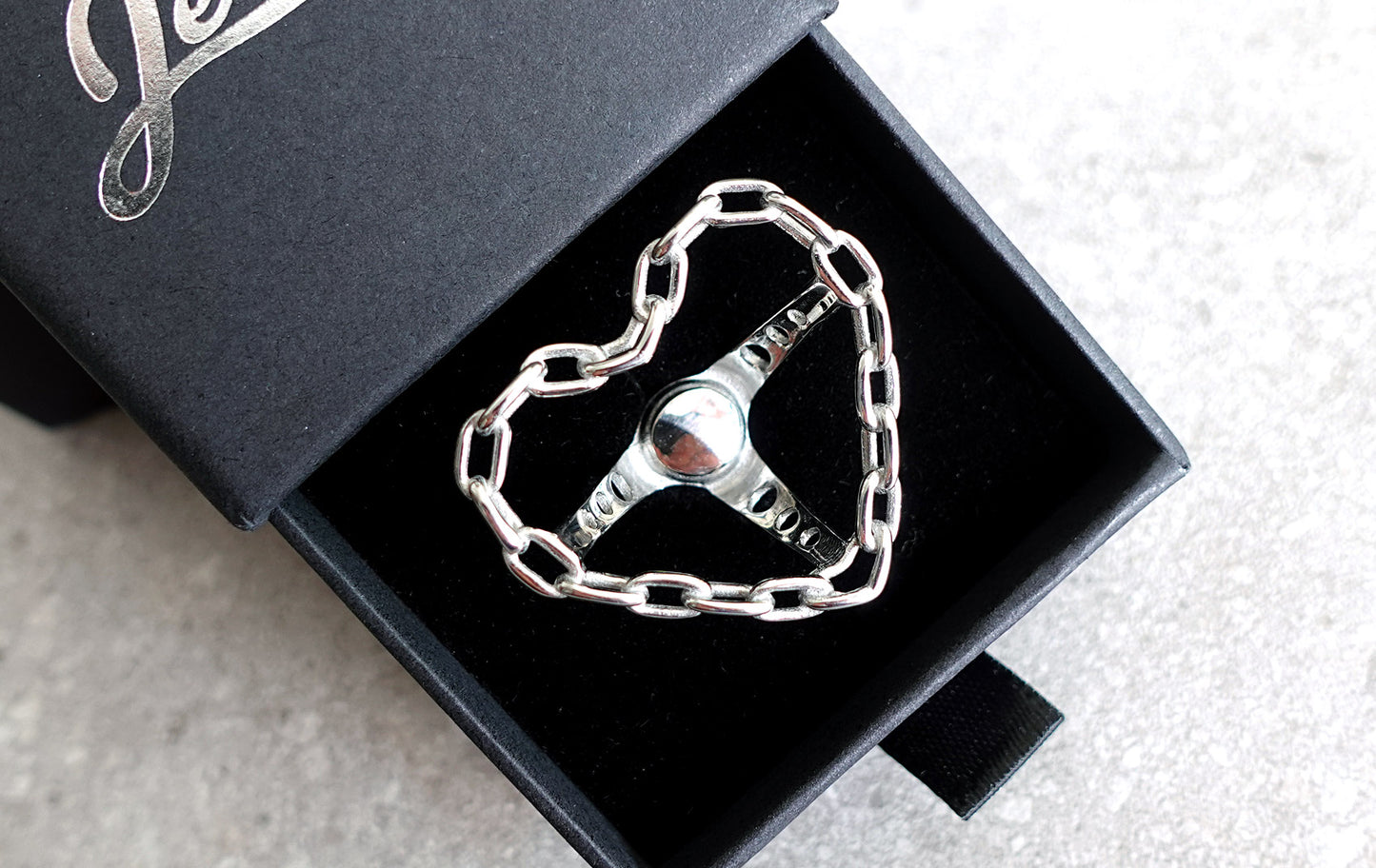 Heart shaped Steel Chain Steering Wheel – Jevries